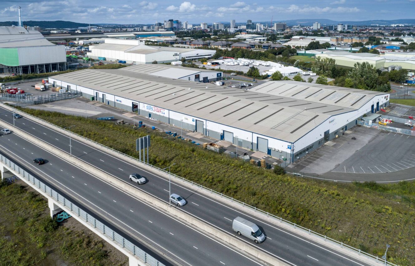 Magacini pored autoputa – analiza pozicija i logističkih prednosti